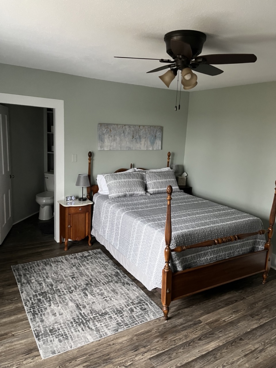 House - Historical Octagon House & Farm